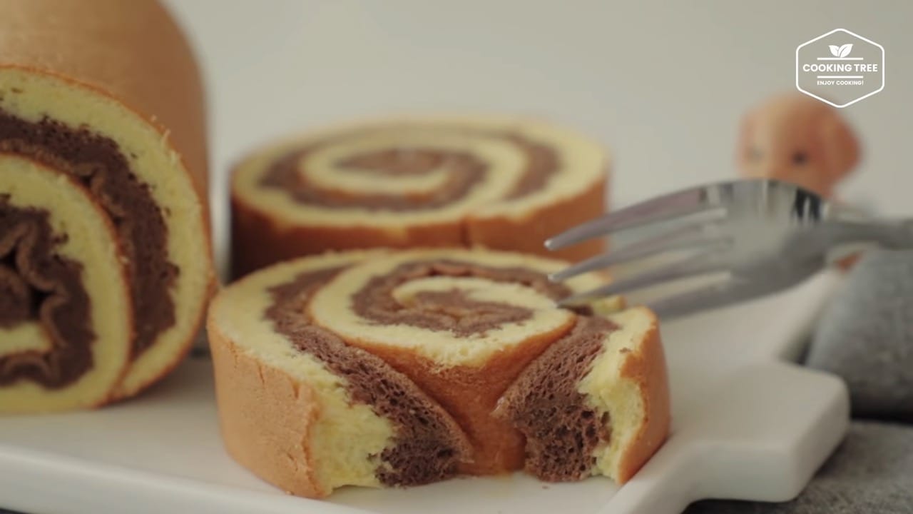 Chocolate Vanilla Swiss Roll Cake Recipe | Cooking Tree