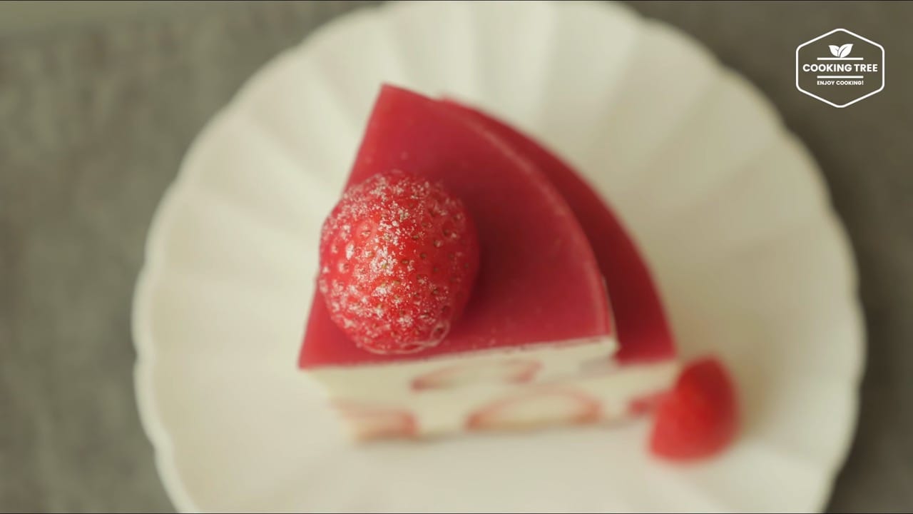 No-Bake Two-Tier Strawberry Cheesecake Recipe - Cooking Tree
