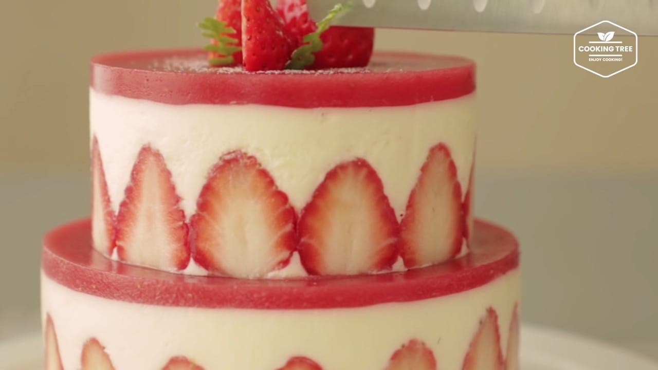 No-Bake Two-Tier Strawberry Cheesecake Recipe - Cooking Tree