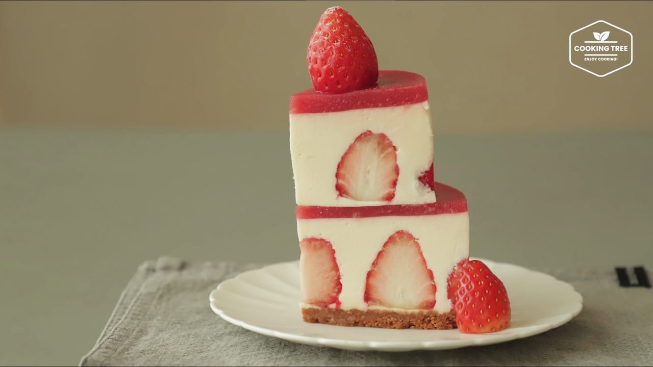 No-Bake Two-Tier Strawberry Cheesecake Recipe - Cooking Tree