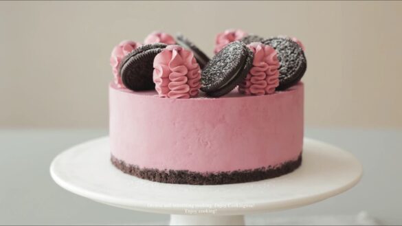 Oreo Ruby Chocolate Cheesecake Recipe - Cooking Tree