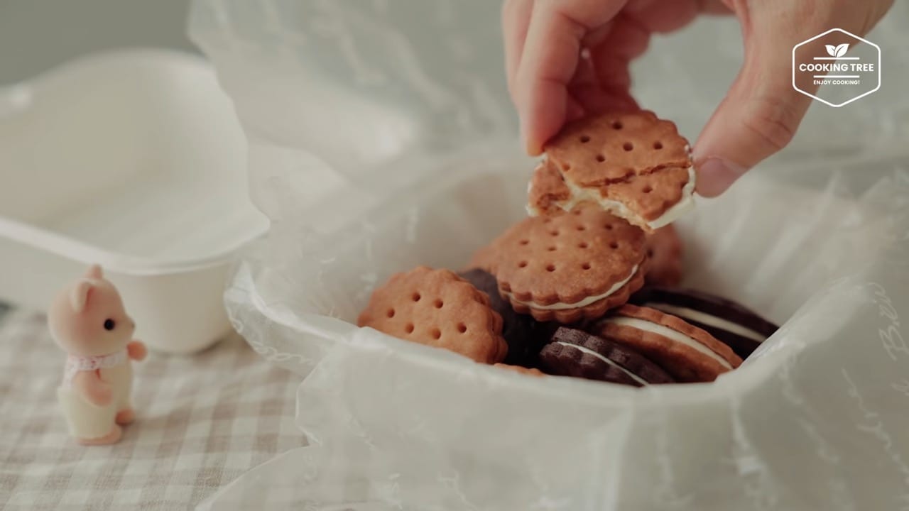 Milk Cream Sand Cracker Recipe - Cooking Tree