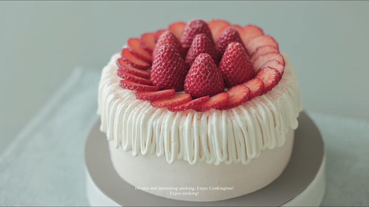 Strawberry Crepe Cake Recipe - Cooking Tree