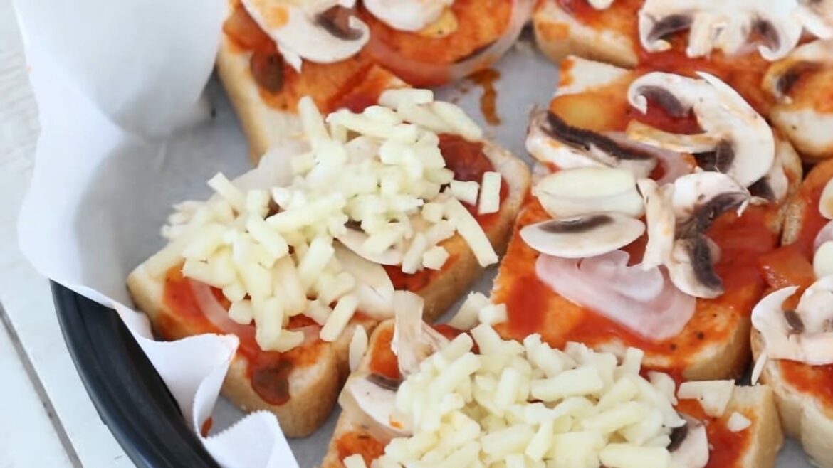 how to make Pizza toast Bread Pizza toast recipe