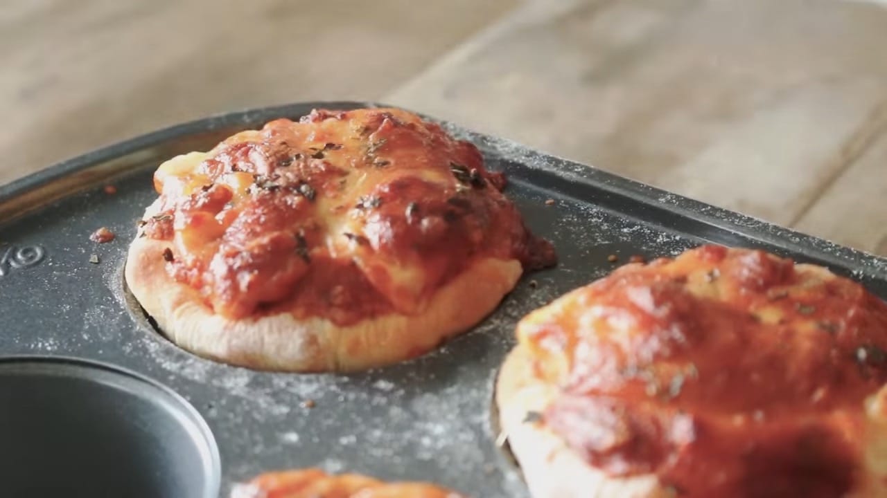 How to make Mini Deep Dish Pizza