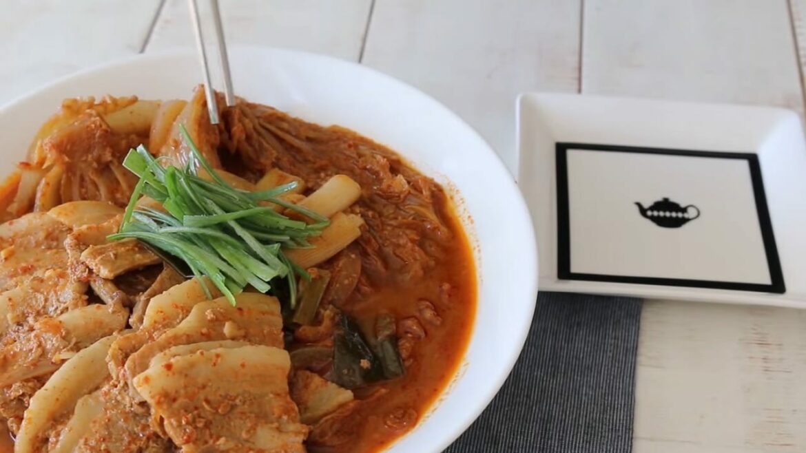 How to Make Steamed pork kimchi
