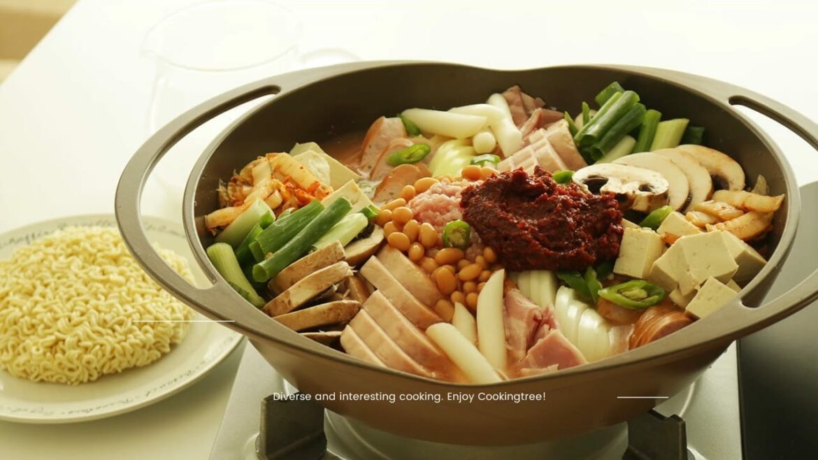 How to make Army base stew (Budae-jjigae)