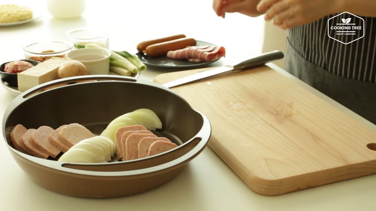 How to make Army base stew (Budae-jjigae)