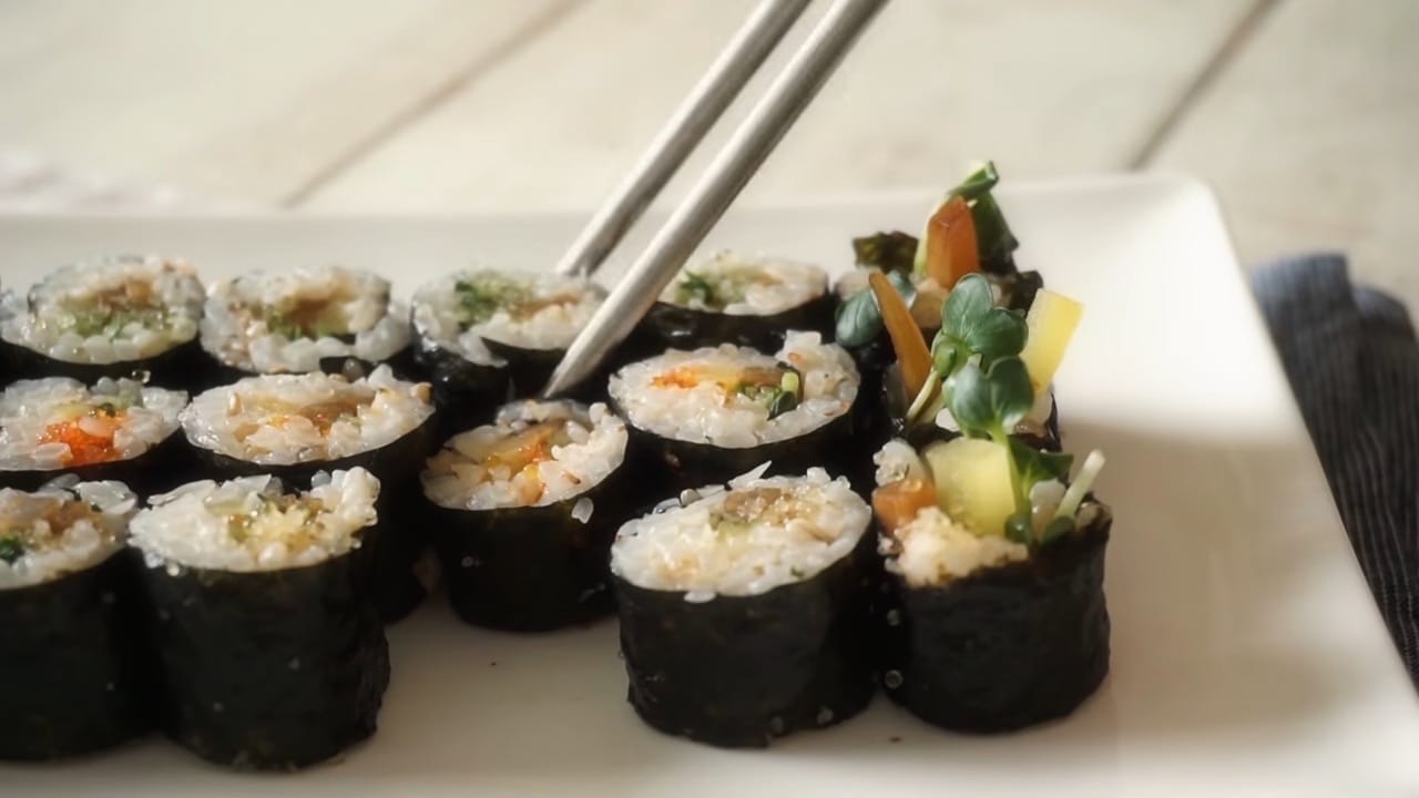 How to make Flying Fish Roe Mini Gimbap Kimbap