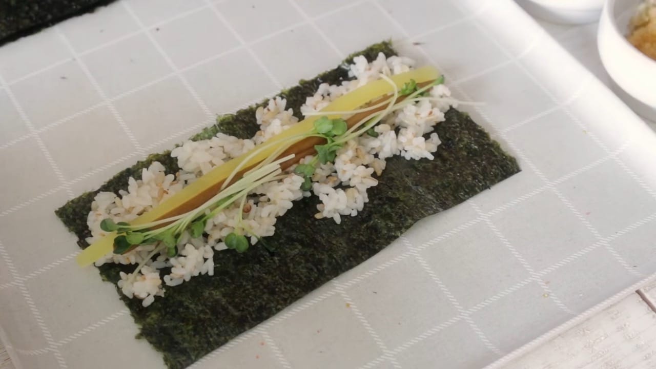 How to make Flying Fish Roe Mini Gimbap Kimbap