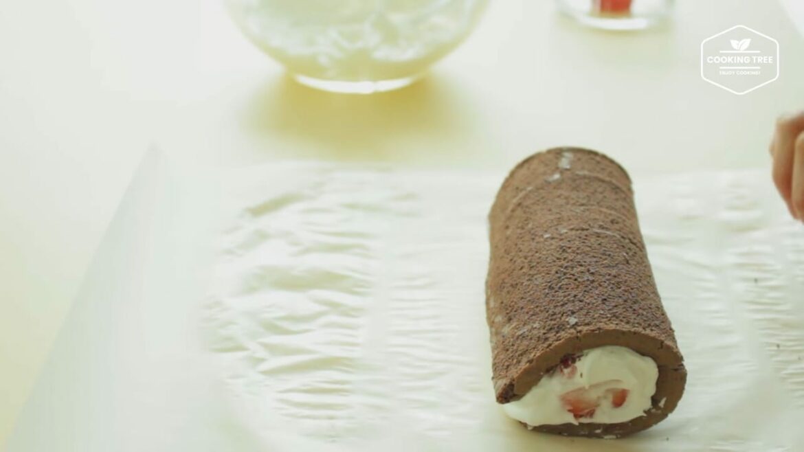How to make Strawberry chocolate mini roll cake