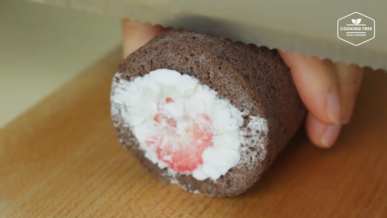 How to make Strawberry chocolate mini roll cake