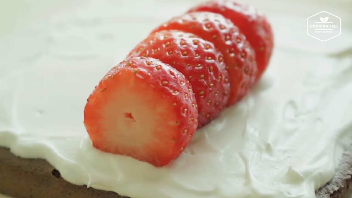 How to make Strawberry chocolate mini roll cake