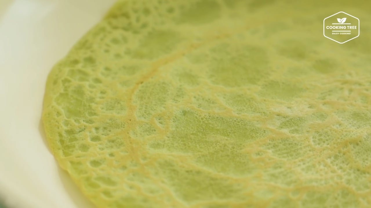 Strawberry green tea (Matcha) crepe cake Recipe