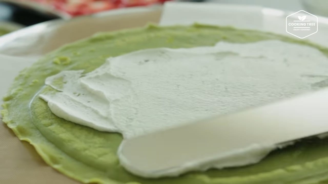 Strawberry green tea (Matcha) crepe cake Recipe