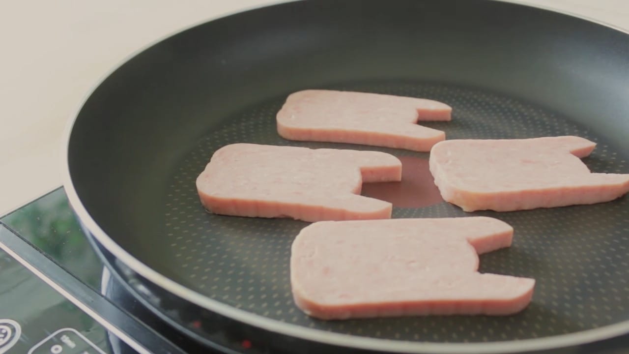 How to make Totoro Spam (Musubi Totoro lunch box)