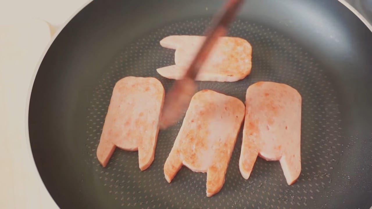 How to make Totoro Spam (Musubi Totoro lunch box)