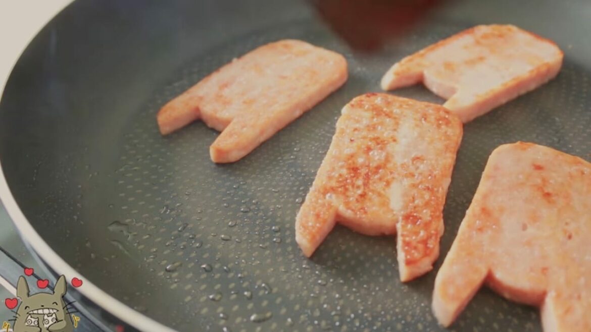 How to make Totoro Spam (Musubi Totoro lunch box)