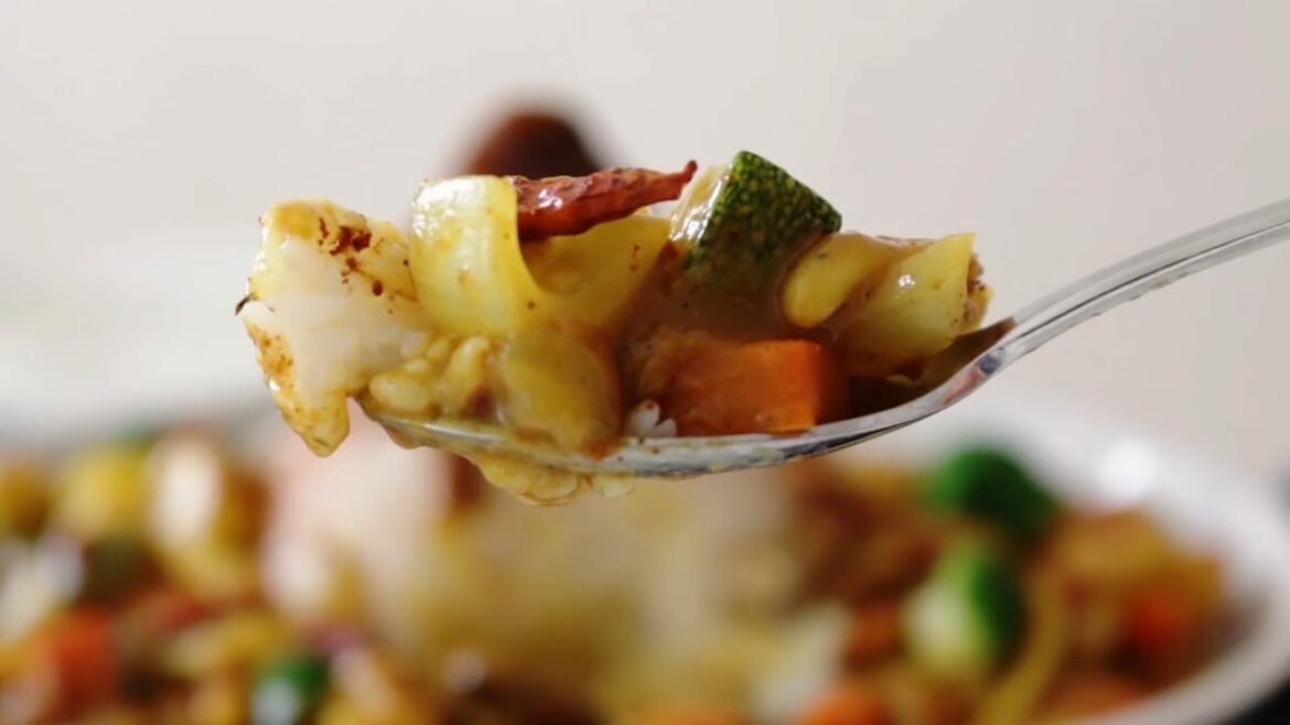 How to make Volcano seafood curry