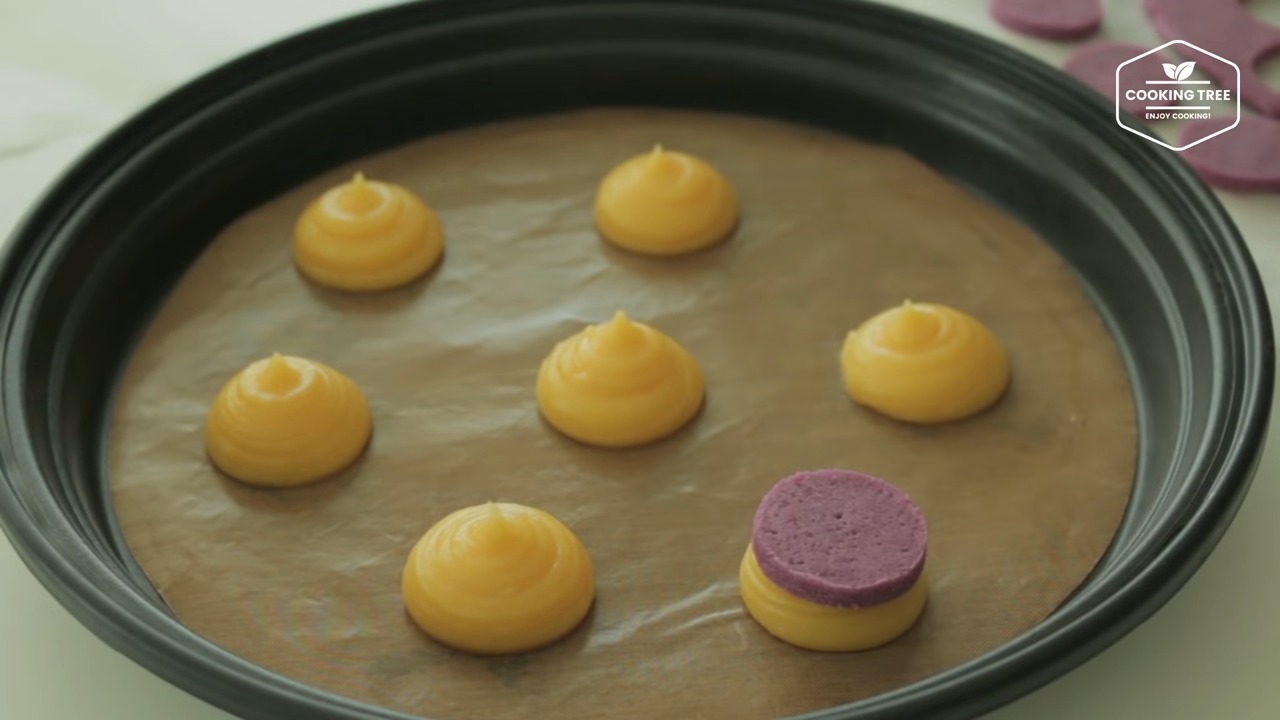 Blueberry Cookie Choux (Cream puff) Recipe