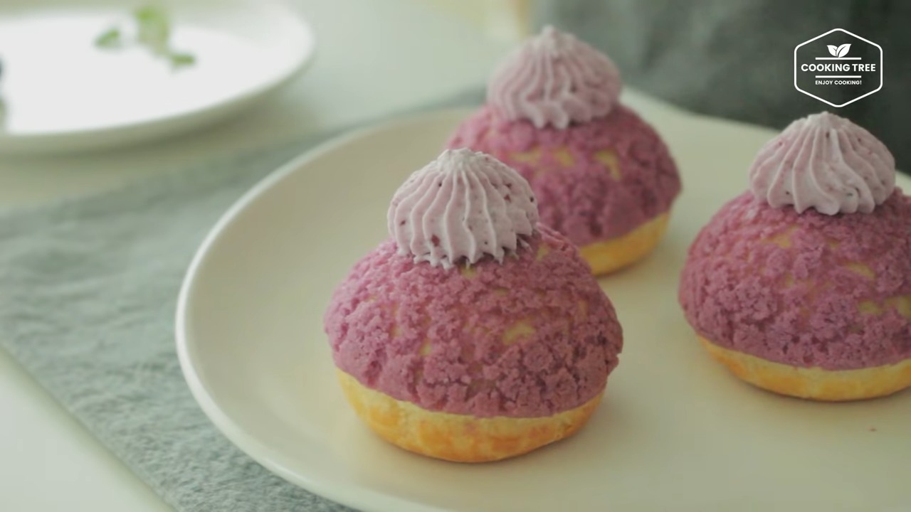 Blueberry Cookie Choux (Cream puff) Recipe
