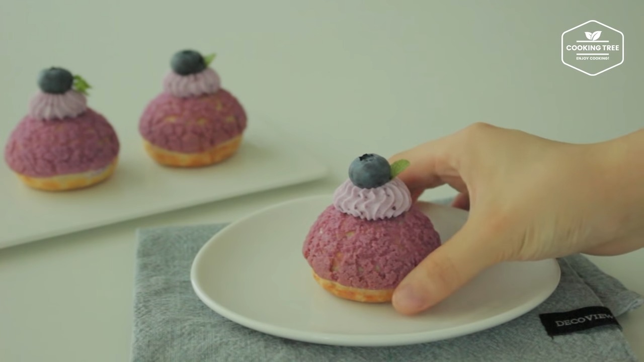 Blueberry Cookie Choux (Cream puff) Recipe