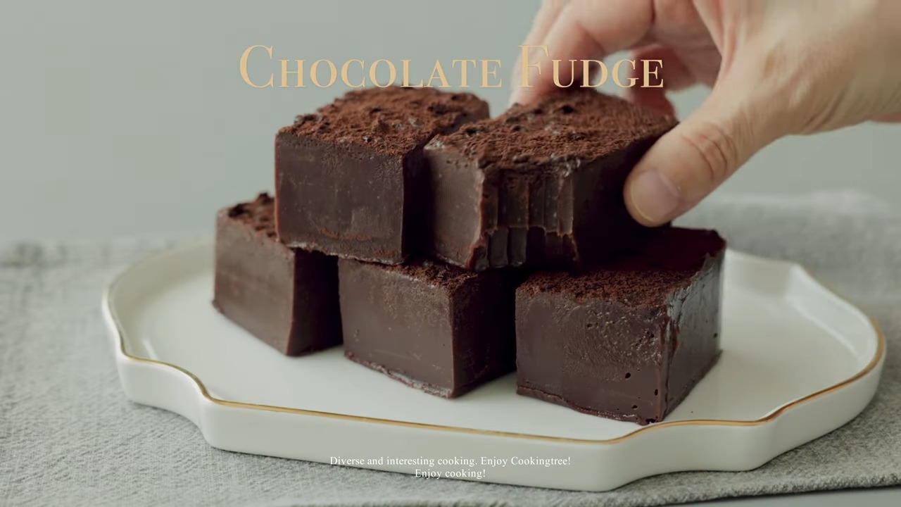 Easy Chocolate Fudge Recipe - Cooking Tree