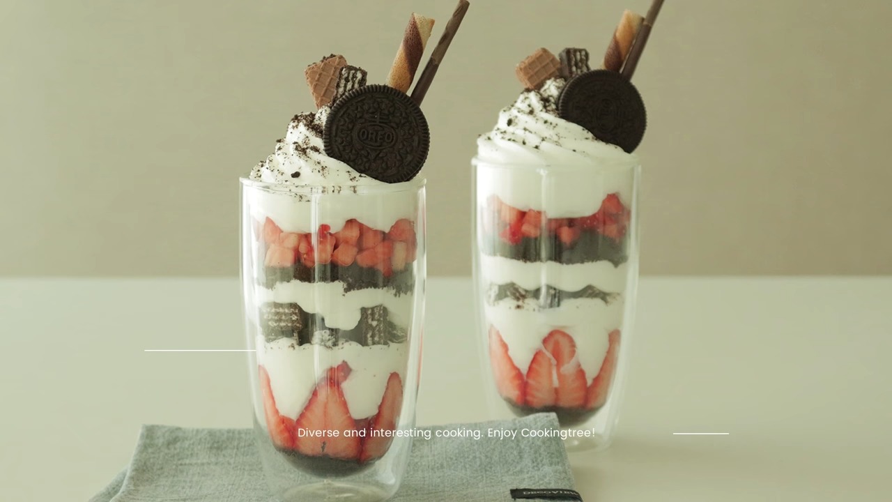 Strawberry Oreo Parfait Recipe
