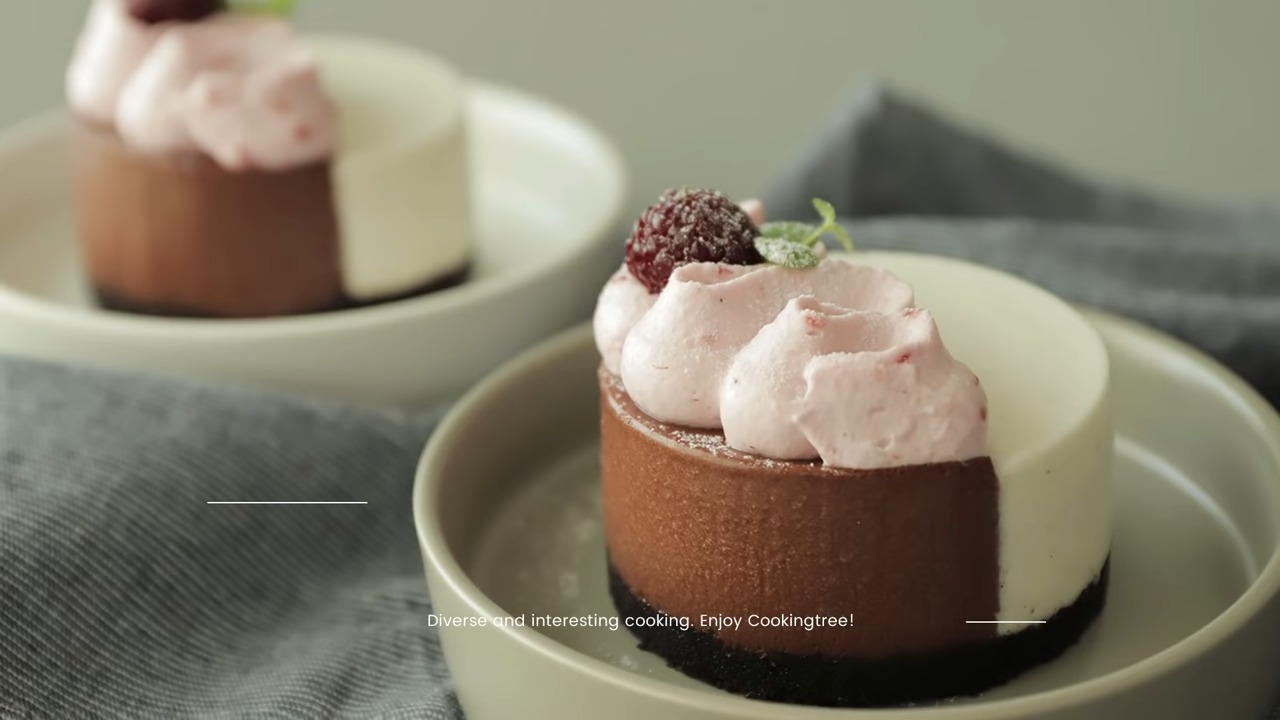 Chocolate & vanilla double mousse cake Recipe