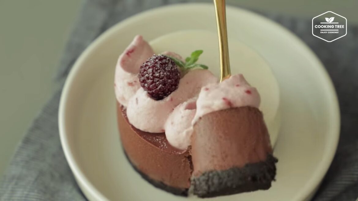 Chocolate & vanilla double mousse cake Recipe