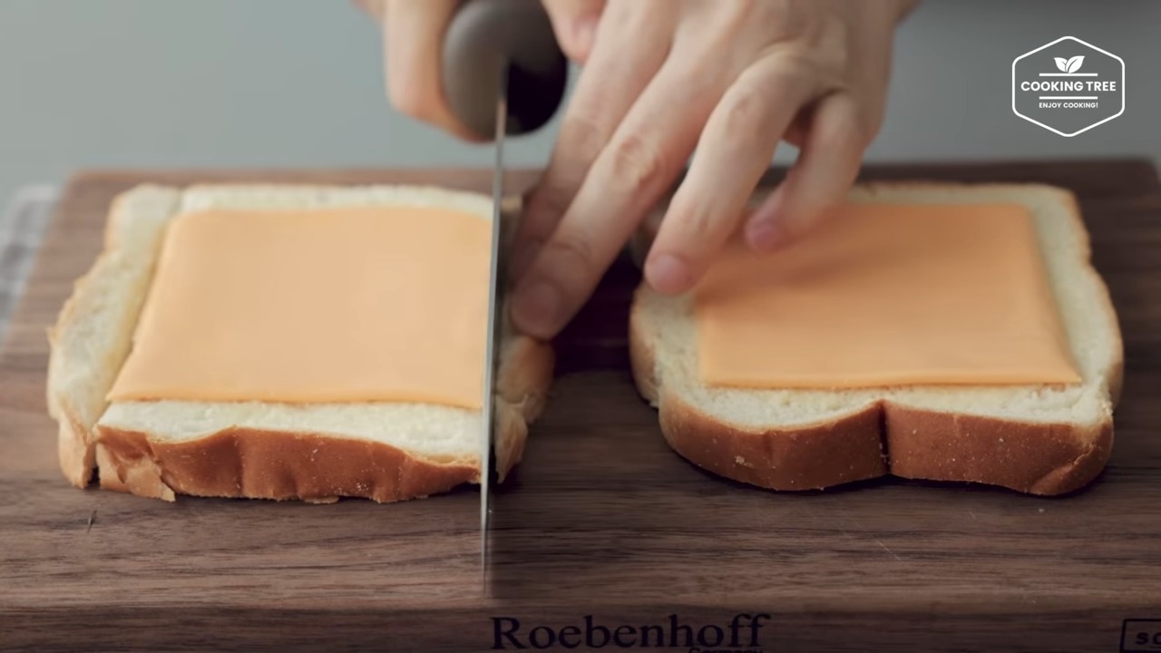 Crispy Cheddar Cheese Toast Recipe - Cooking Tree