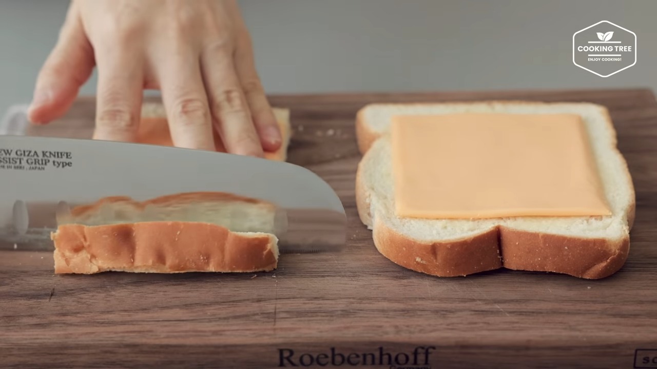 Crispy Cheddar Cheese Toast Recipe - Cooking Tree