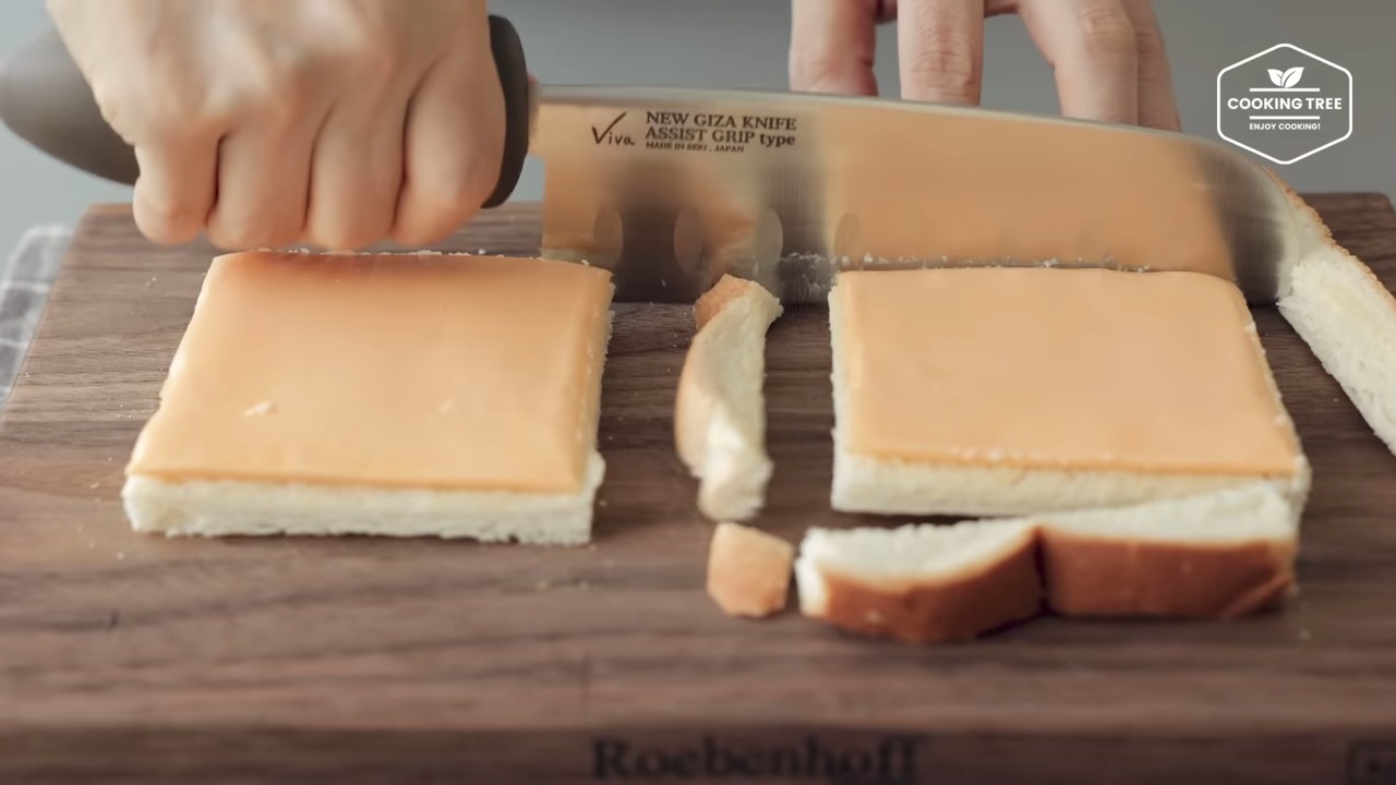 Crispy Cheddar Cheese Toast Recipe - Cooking Tree