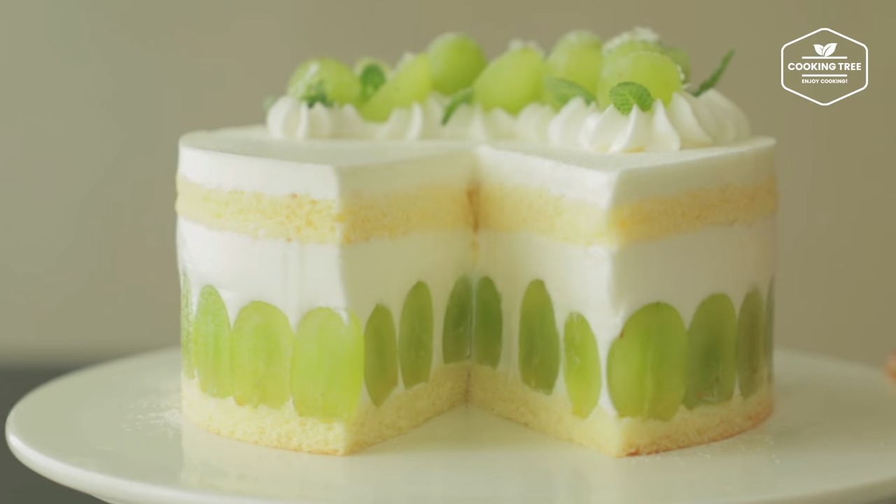 Green grape yogurt cream cake Recipe