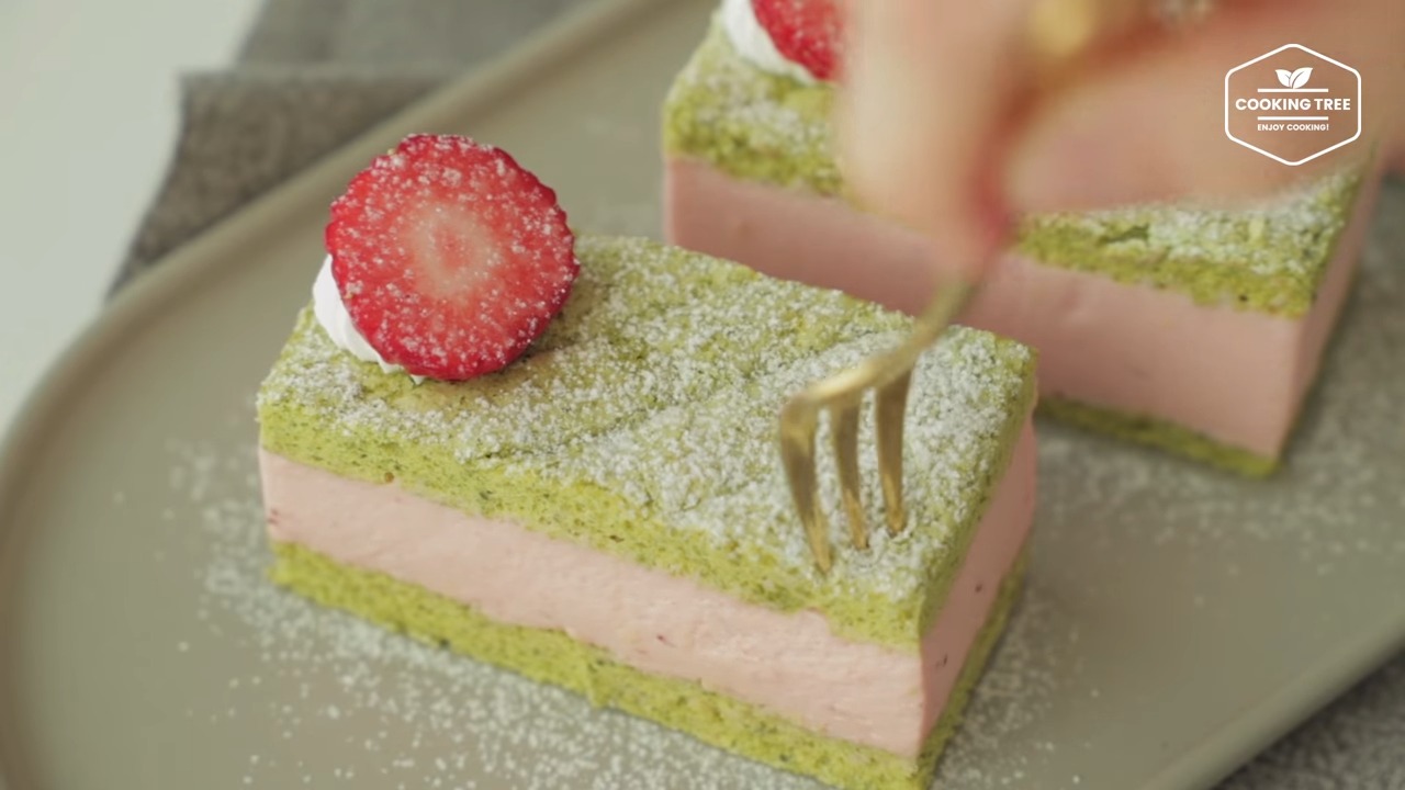 Green tea strawberry mousse cake Recipe