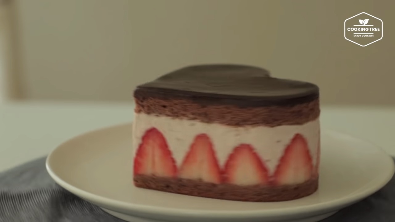 Heart strawberry chocolate cake Recipe