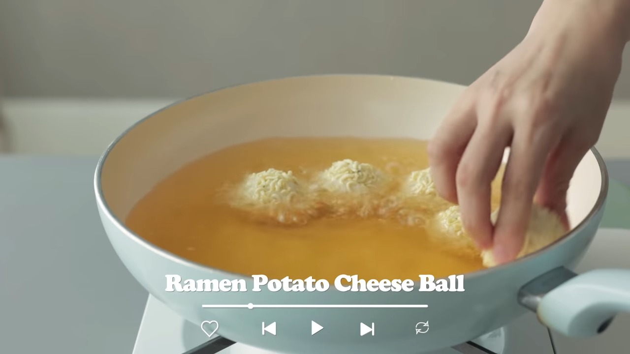 Ramen Potato Cheese Ball - Cooking Tree