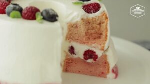 Raspberry chiffon cake Recipe