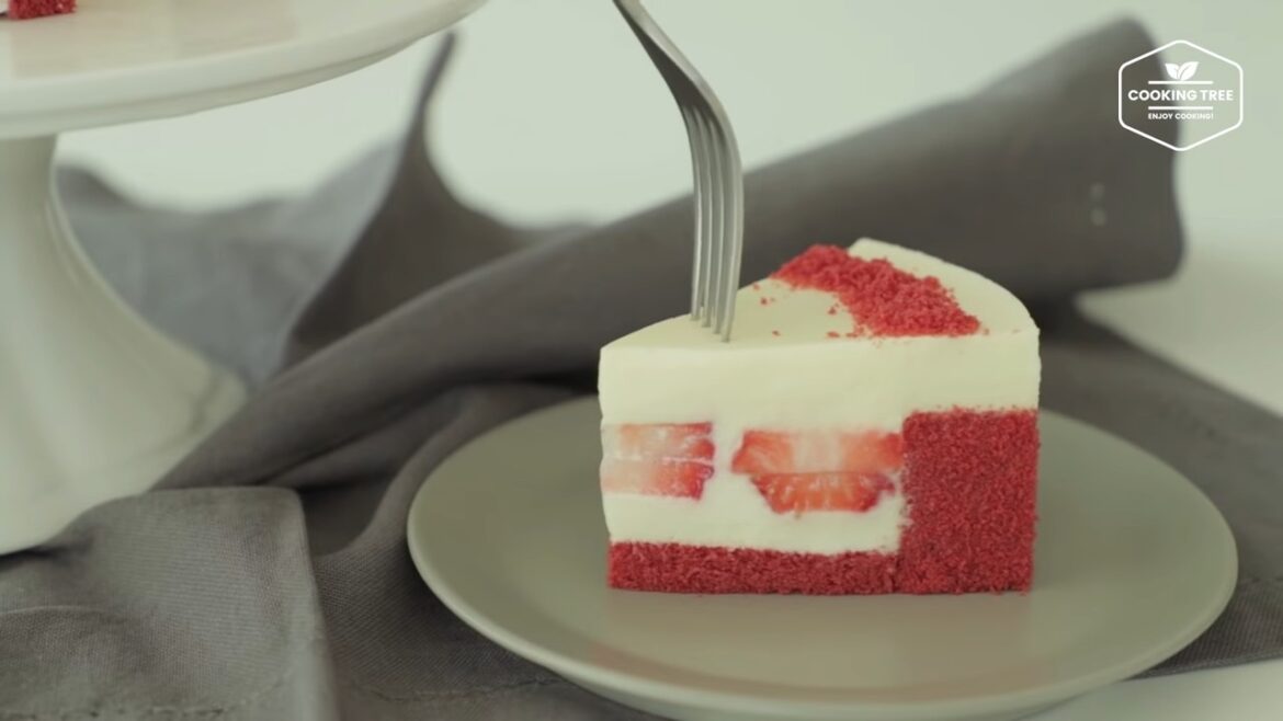 Red velvet strawberry cake Recipe