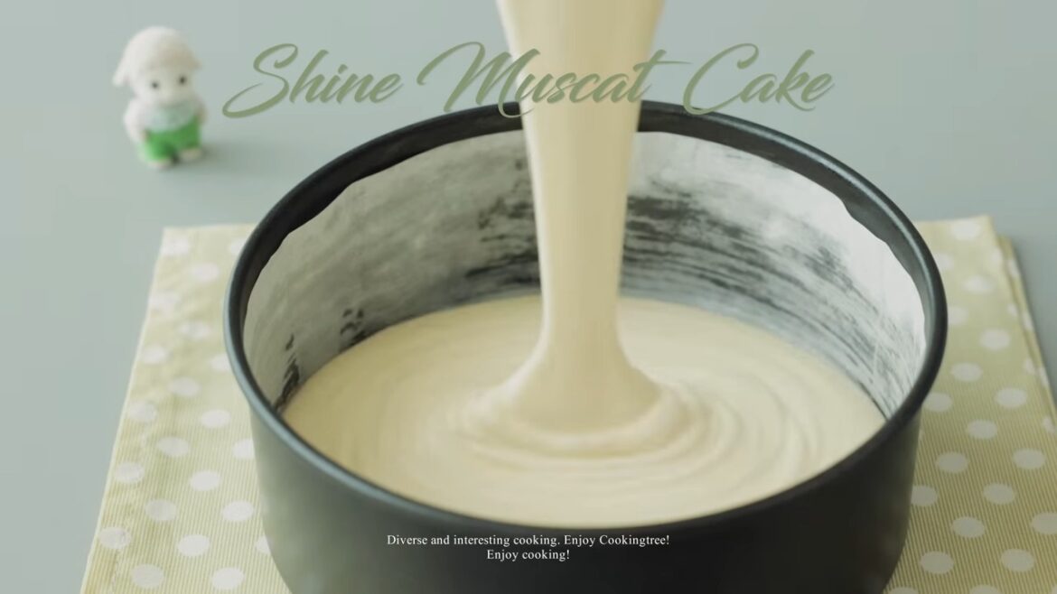 Shine Muscat (Green Grape) Cake Recipe - Cooking Tree