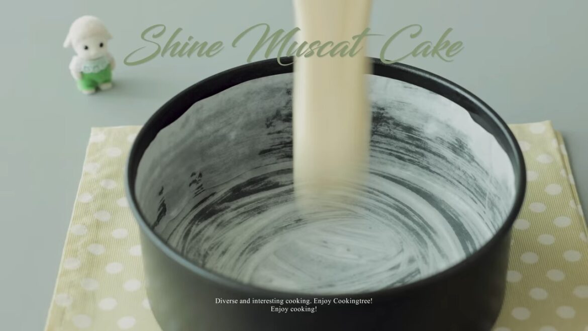 Shine Muscat (Green Grape) Cake Recipe - Cooking Tree