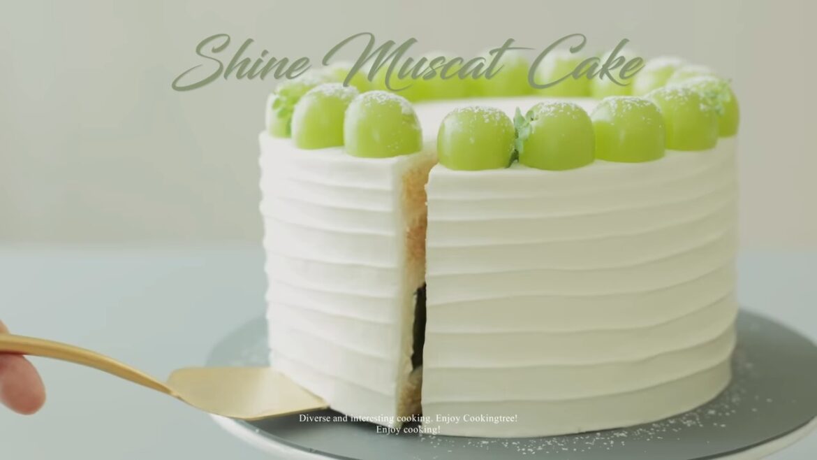 Shine Muscat (Green Grape) Cake Recipe - Cooking Tree