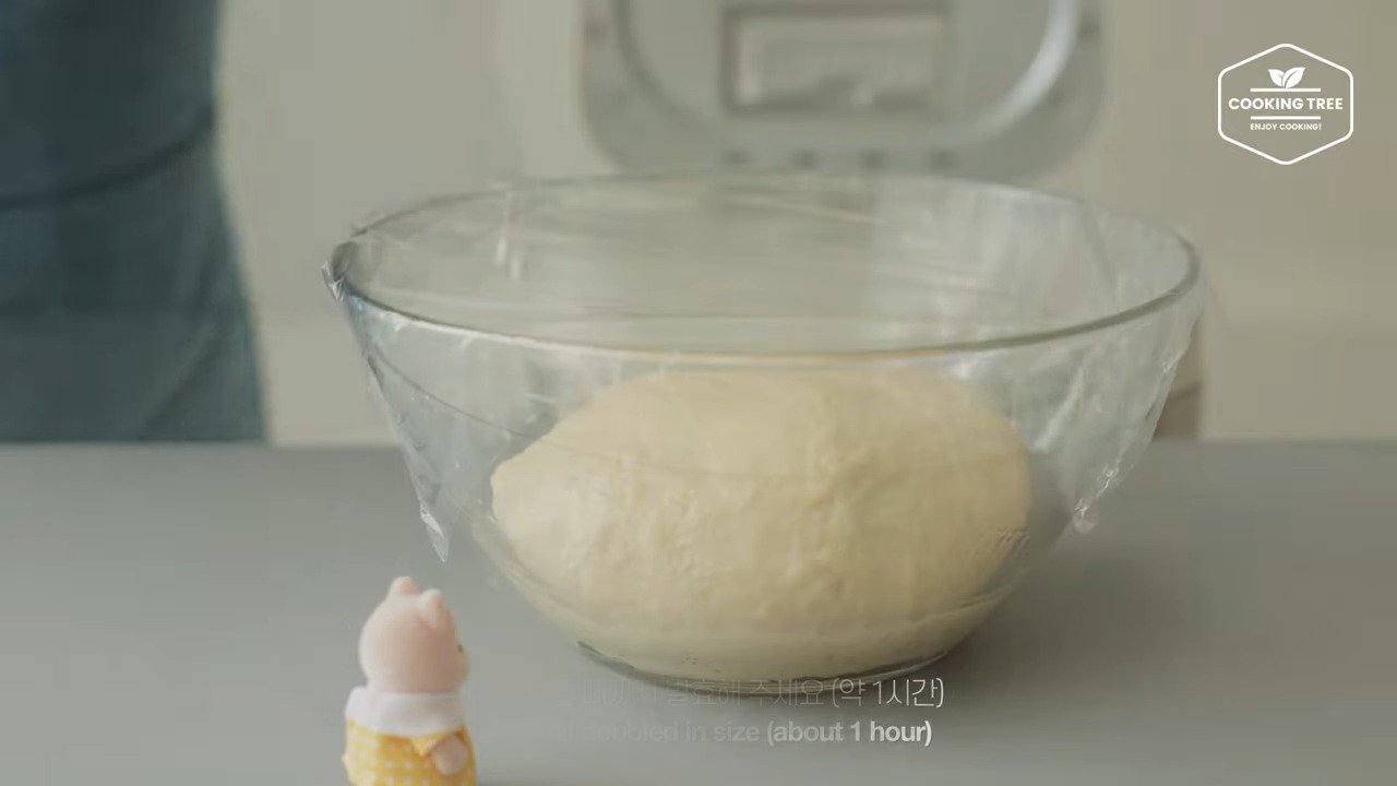 Soft and Fluffy Custard Cream Donuts Recipe - Cooking Tree