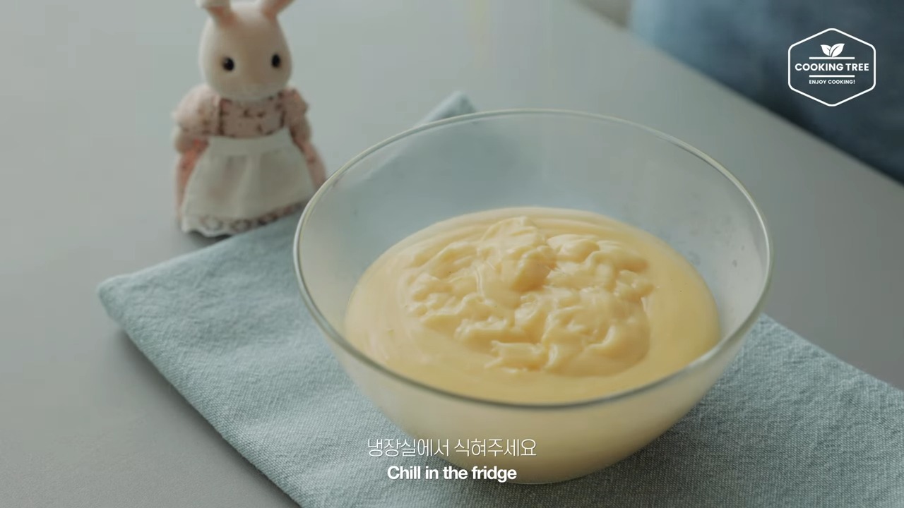 Soft and Fluffy Custard Cream Donuts Recipe - Cooking Tree