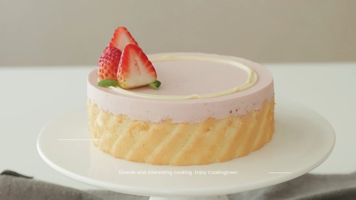 Strawberry charlotte cake Recipe