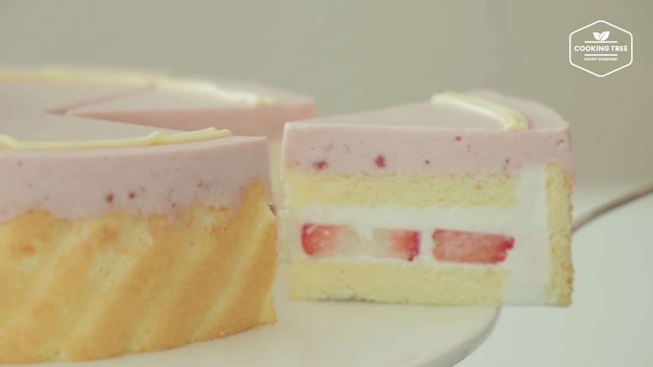 Strawberry charlotte cake Recipe