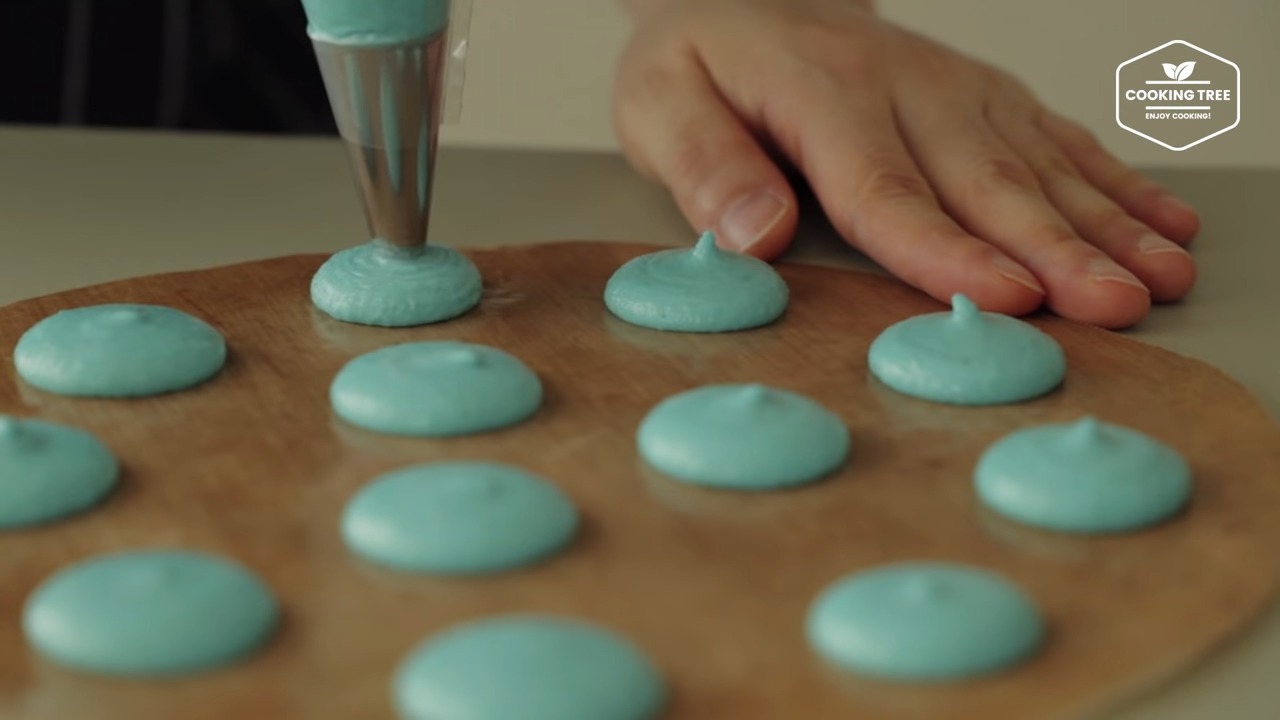 Swiss meringue Oreo Macaron Recipe