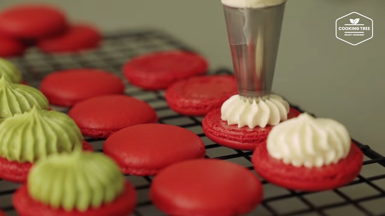 Christmas Cream Cheese Macaron Recipe