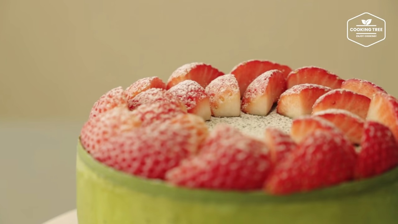 No-Bake Strawberry Green tea (Matcha) Cheesecake