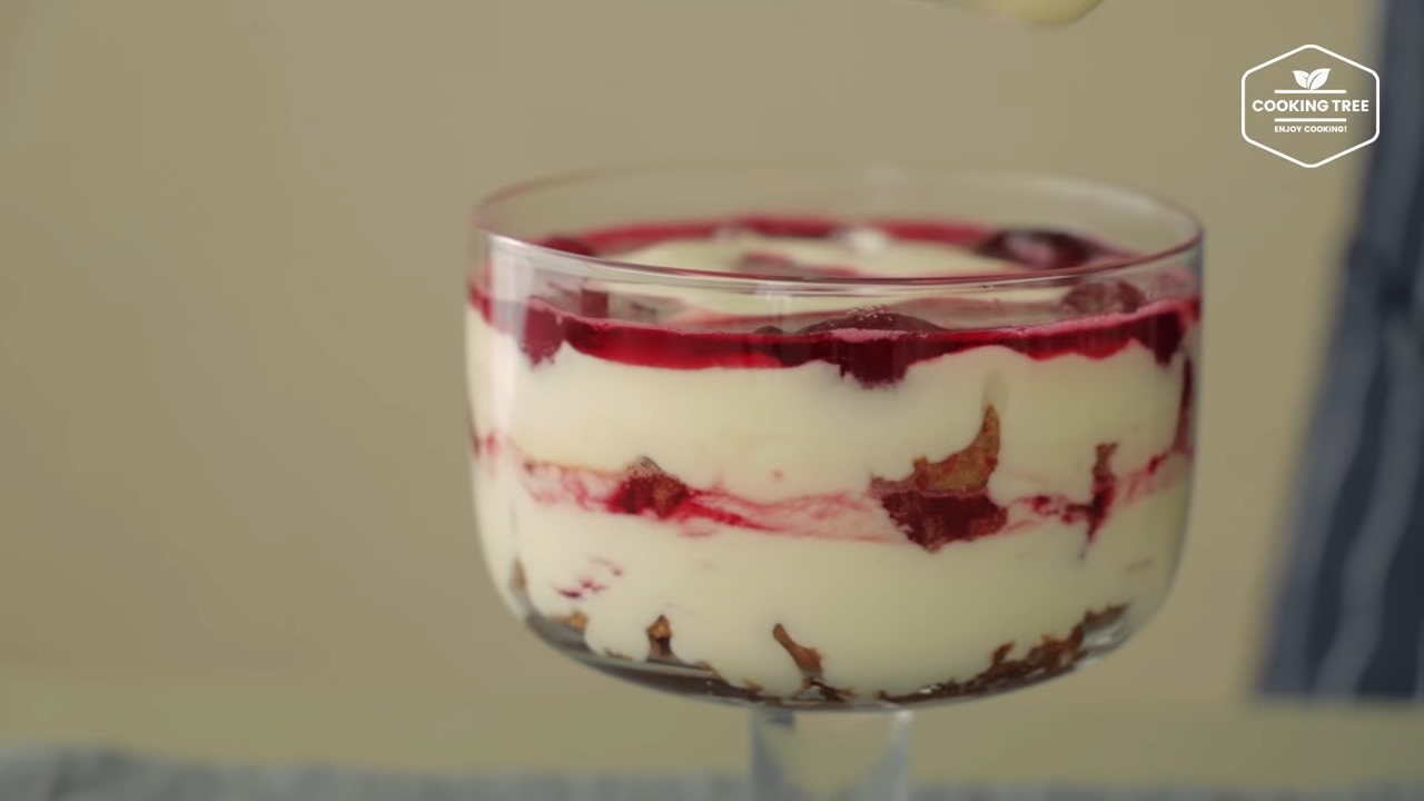No-Bake & No-Gelatin Cherry Tiramisu Recipe
